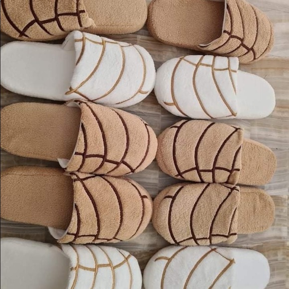 Shoes | White Concha Slippers Pantuflas De Conchas Mexicanas Concha ...